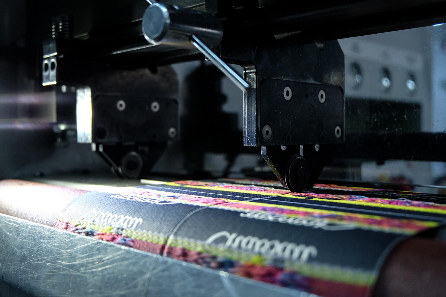 A complete guide to labels and trims in the Fashion Industry